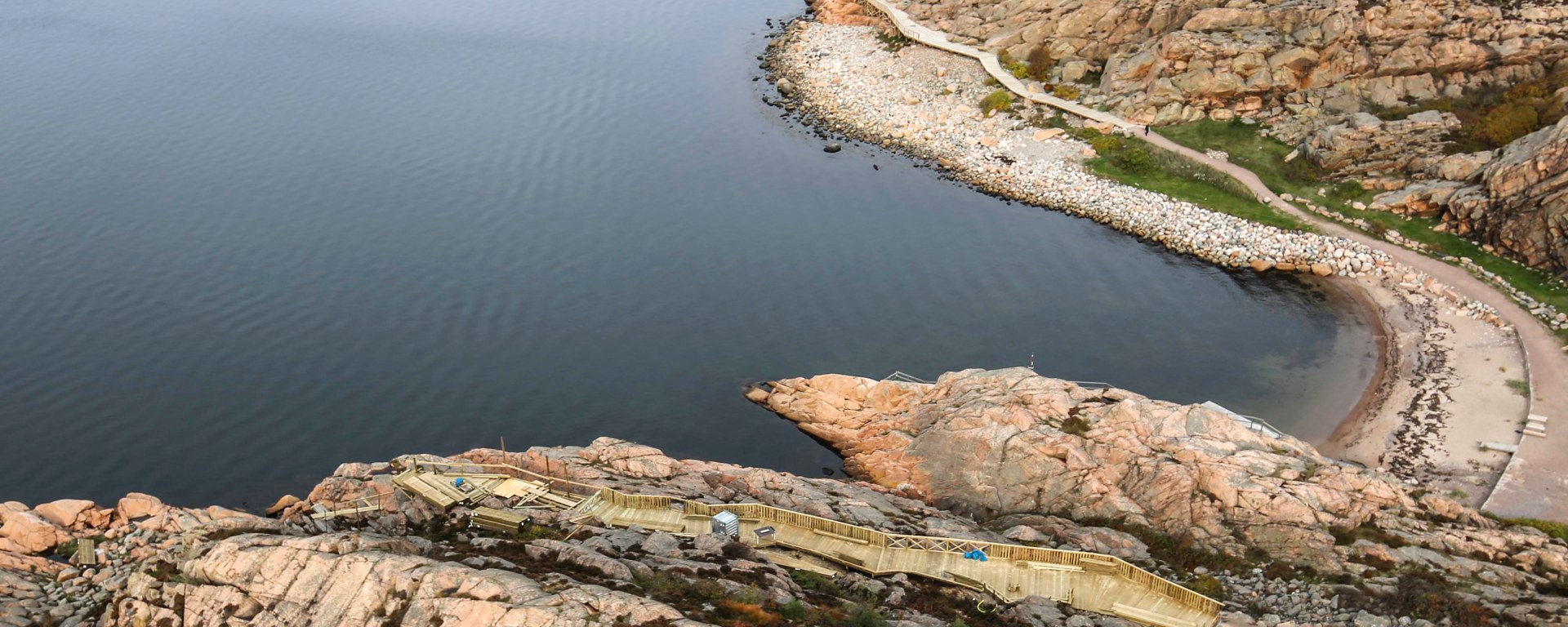 Arbetet med strandpromenaden fortsätter och Aram Rubinstein med sitt ...